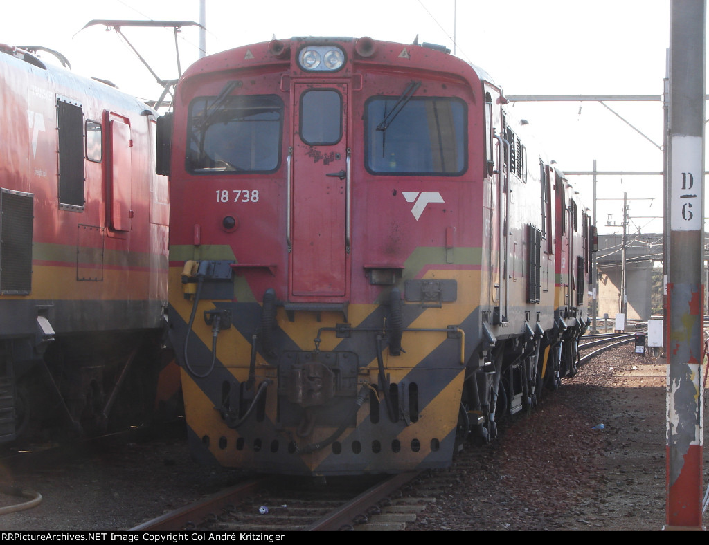 TFR Class 18E 18-738 (Series 2)